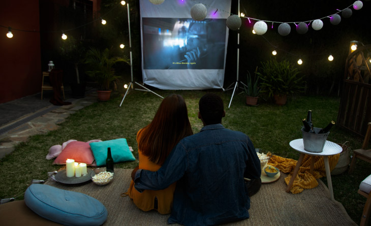 Dicas para fazer uma sessão cinema em casa | Tenda Atacado